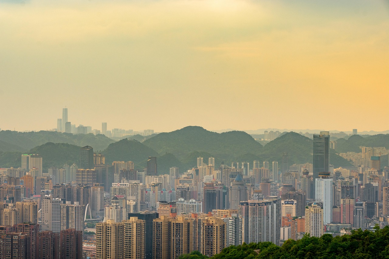 Insights into the effects of haze pollution on airborne bacterial ...